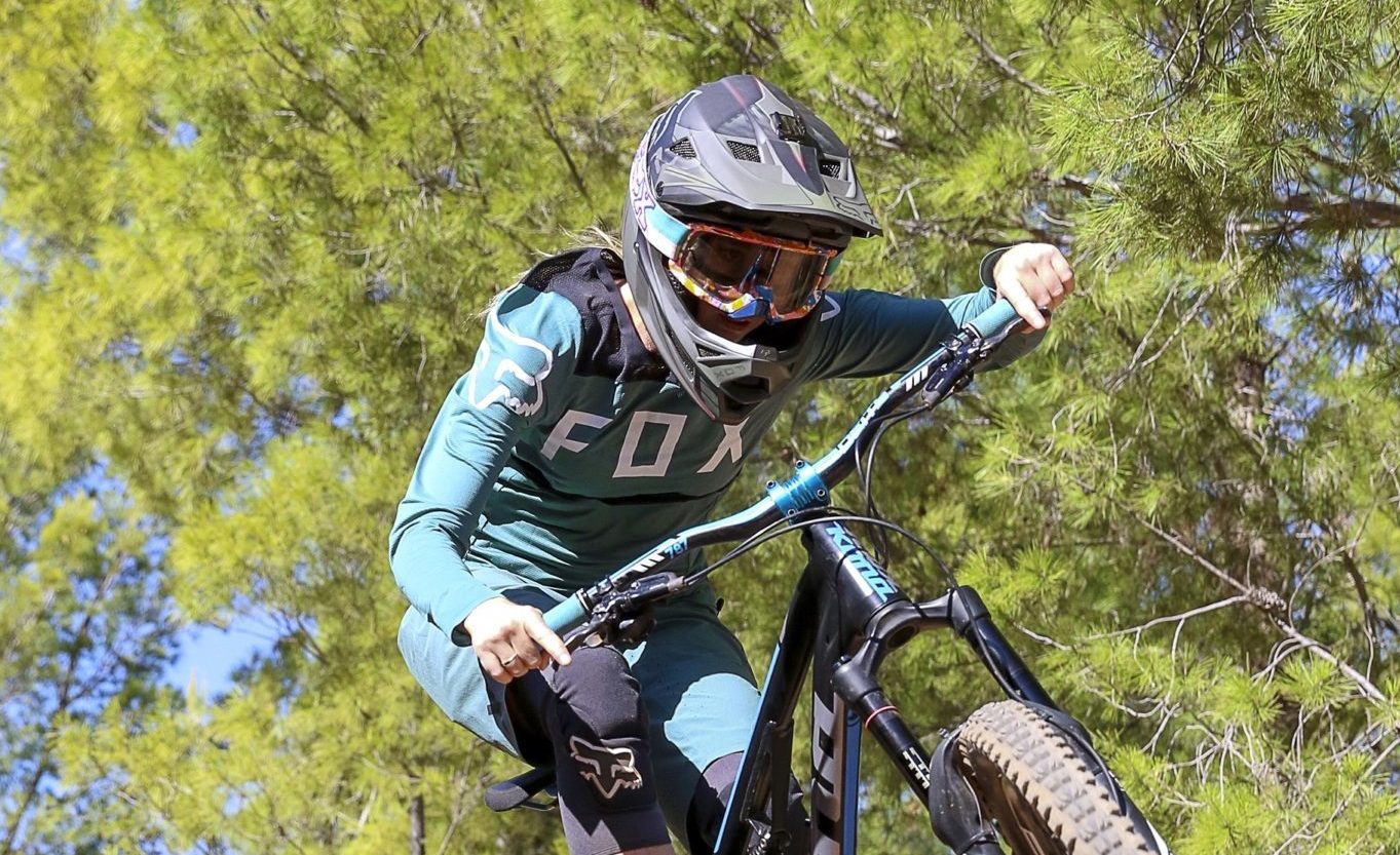 Shelly soars in off-road racing | samotor The RAA Magazine