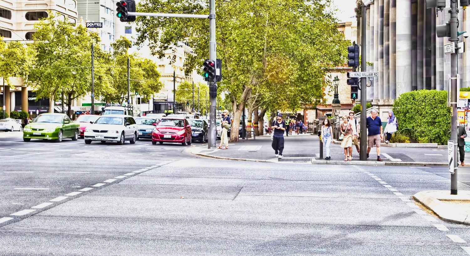 5 dos and don'ts at intersections | sa move The RAA Magazine