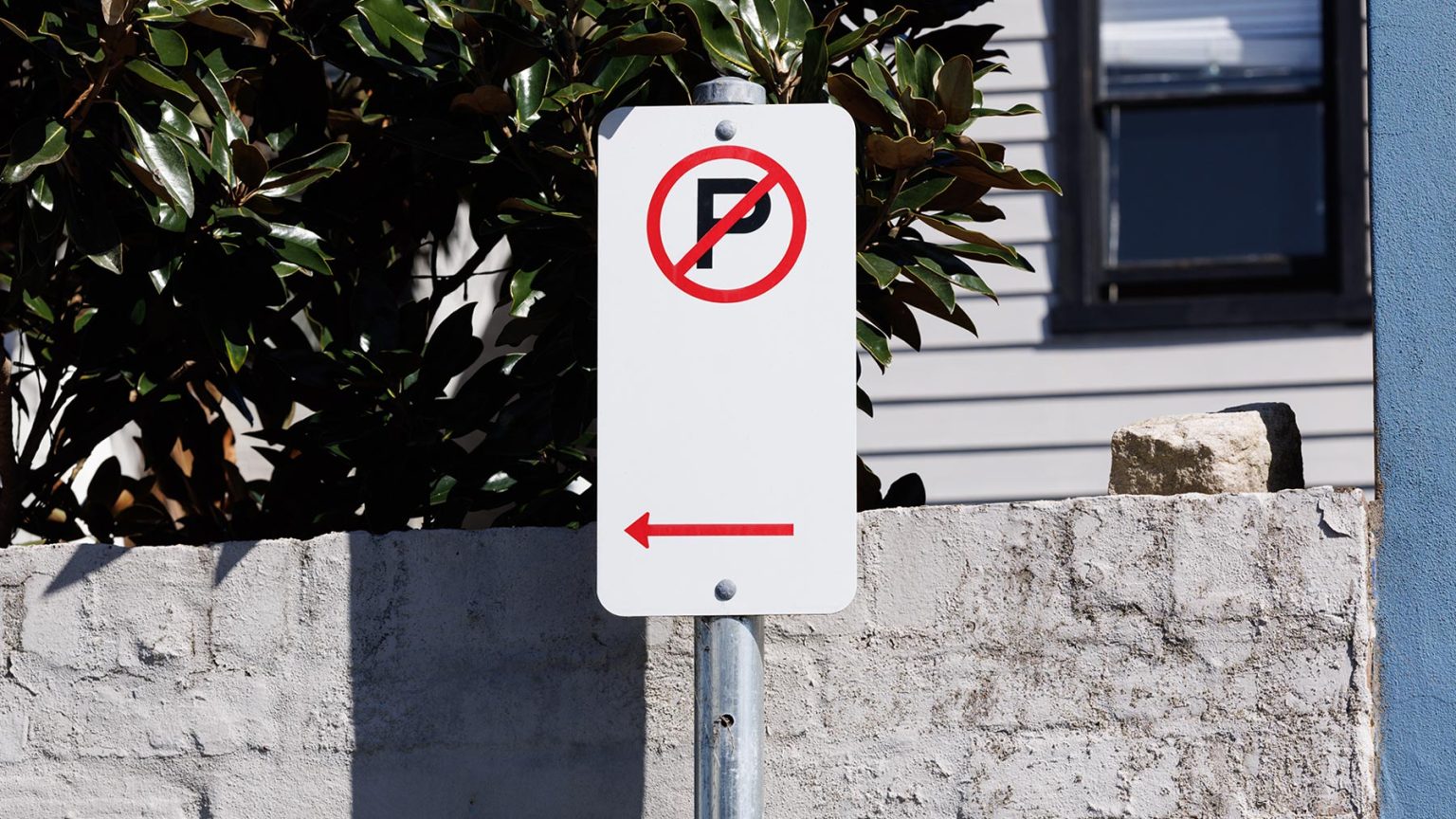 Stopping and parking: the difference | sa move The RAA Magazine