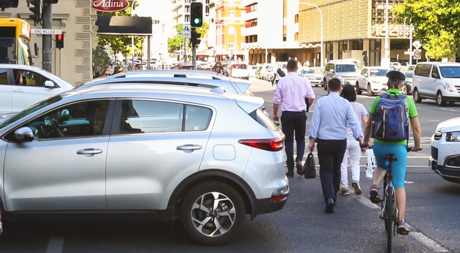 Queuing across intersections | sa move The RAA Magazine