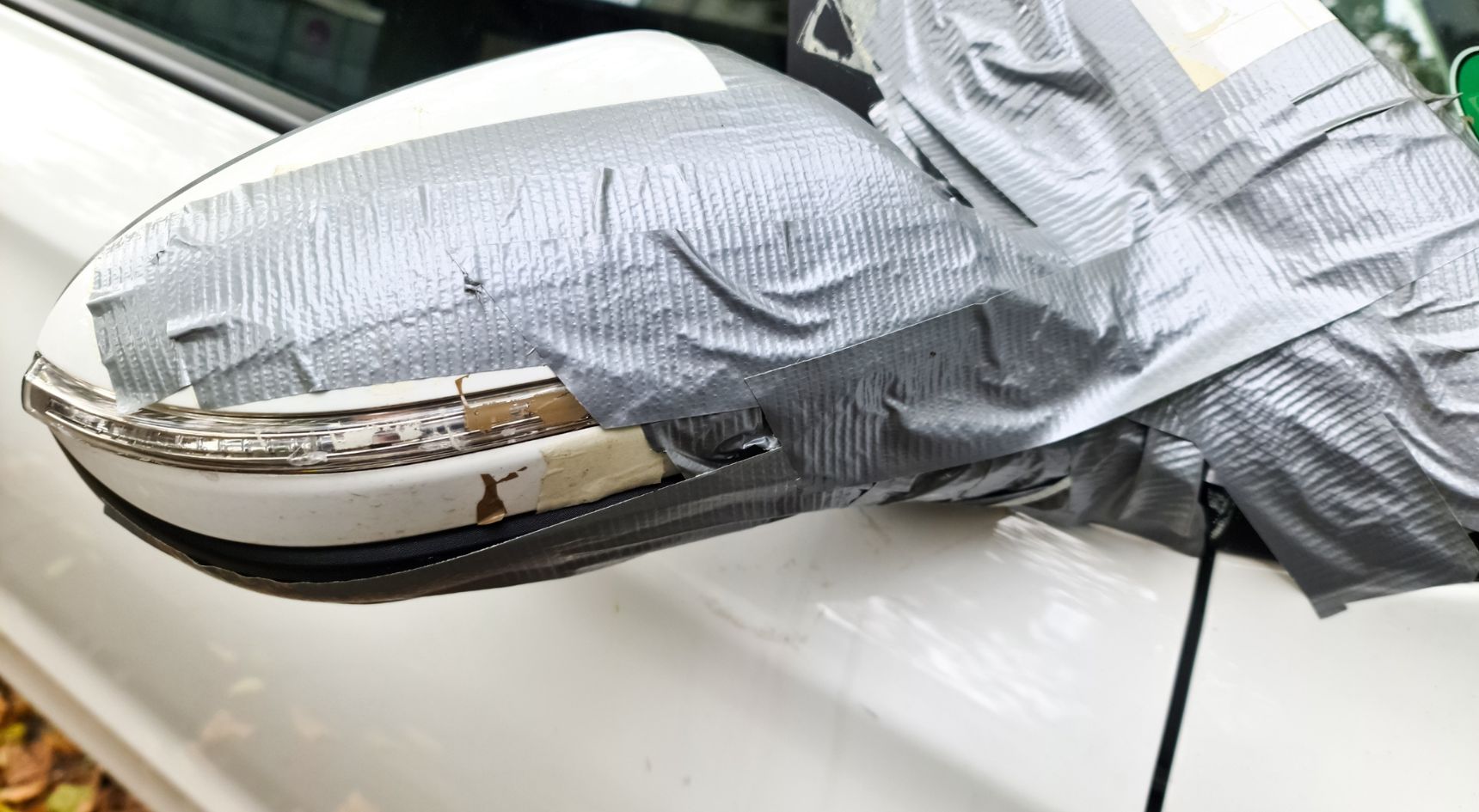 Can I repair my car with sticky tape? | sa move The RAA Magazine