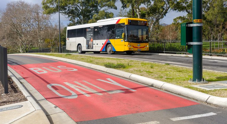Can I drive in a bus lane? | sa move The RAA Magazine